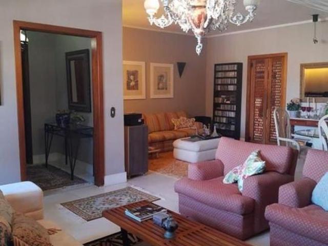Casa à venda em Vila Assunção com 350 m², 3 quartos, 3 suítes, 2 vagas