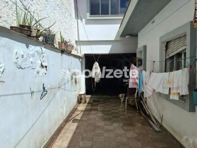 Casa à venda em Vila Bastos, Santo André – 382 m² de área construída e 390 m² de terreno