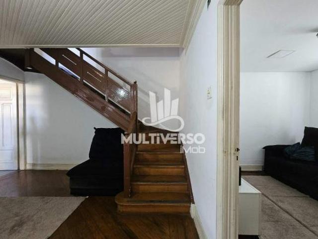 Casa à venda em Vila Belmiro, Santos – 3 quartos, 2 andares, 1 vaga