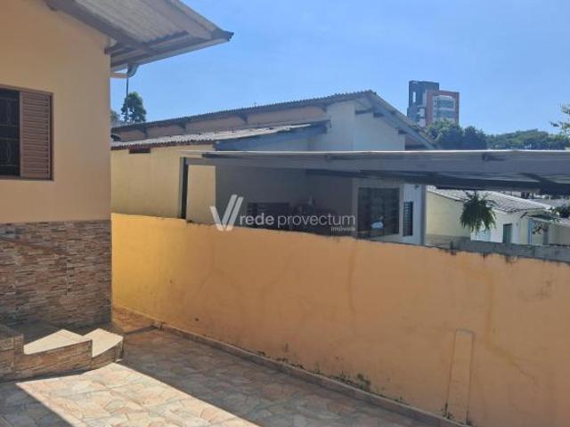 Casa térrea à venda em Valinhos