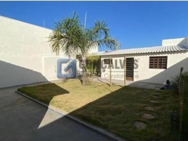 Casa à venda em Vila Brasil, Pirassununga 3 quartos, 3 vagas