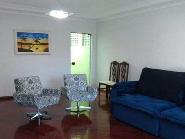 Casa à venda em Vila Gilda, Santo André | 3 dormitórios, 2 suítes, 4 vagas