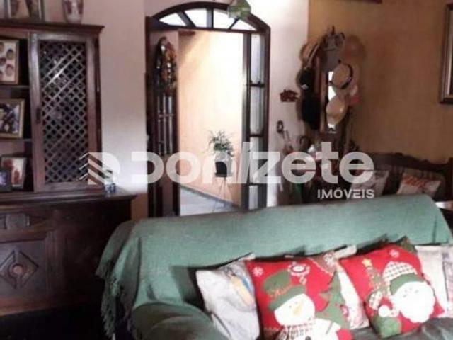 Casa à venda em Vila Guiomar, Santo André — 230 m² de área interna, 287 m² de terreno