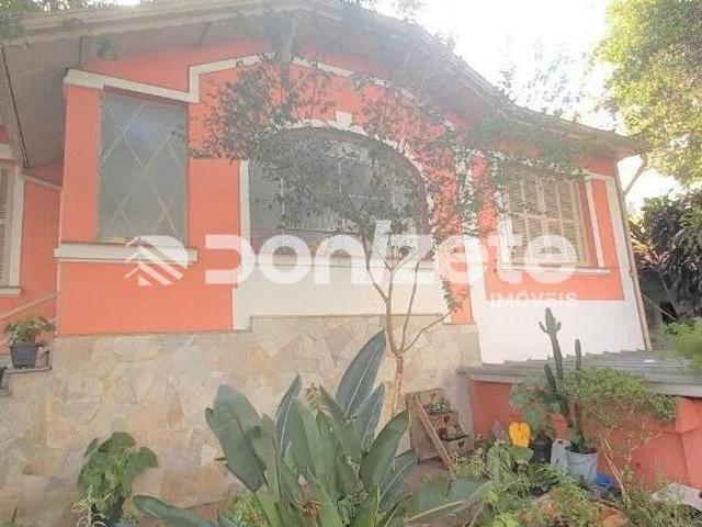 Casa à venda em Vila Guiomar, Santo André | 4 quartos, 4 vagas, financiamento