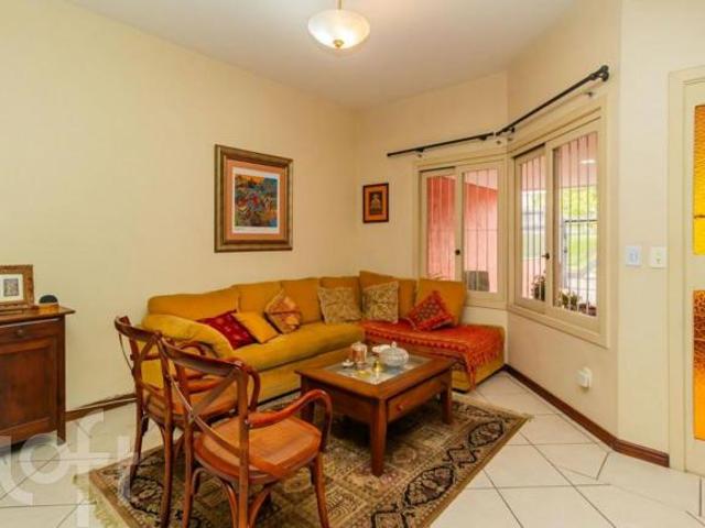 Casa à venda em Vila Ipiranga com 172 m², 3 quartos, 2 suítes, 3 vagas