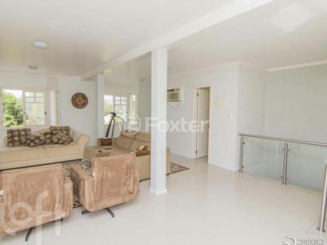 Casa à venda em Vila Ipiranga com 315 m², 4 quartos, 4 suítes, 4 vagas