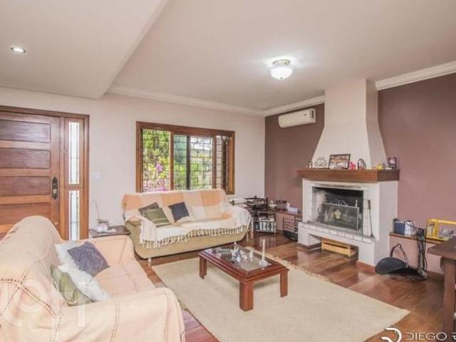 Casa à venda em Vila Ipiranga com 340 m², 4 quartos, 1 suíte, 6 vagas