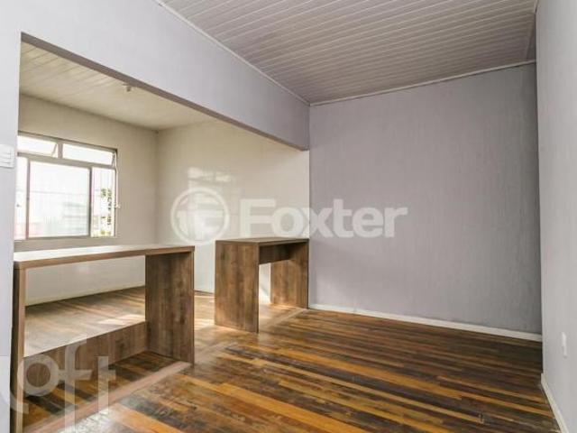 Casa à venda em Vila Jardim com 74 m², 3 quartos, 2 vagas