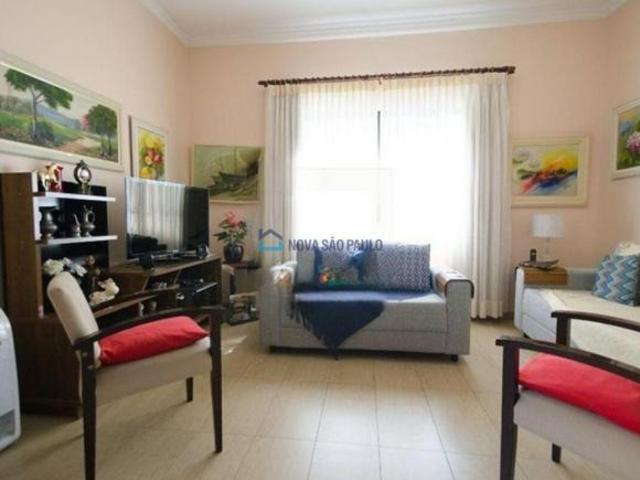 Casa à venda em Vila Mariana. 3 quartos 1 suíte. 3 banheiros. 2 vagas