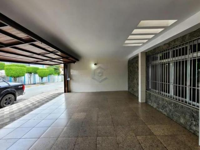 Casa à venda em Vila Moinho Velho, São Paulo | 228m²