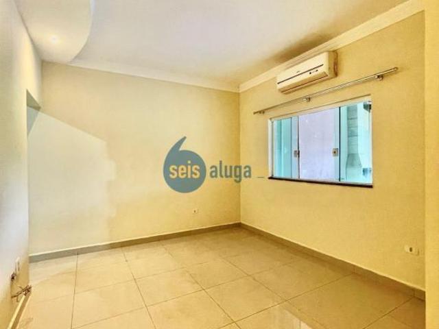 Casa à venda em Vila Mollon IV, 3 dorms, 119m²
