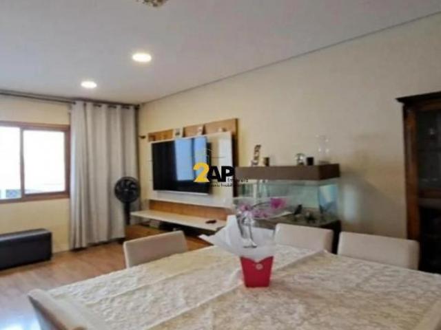 Casa á venda em Vila Morse com 117m², 2 quartos sendo 1 suíte e 2 vagas de garagem