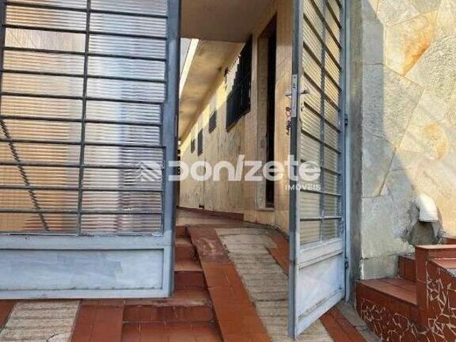 Casa à venda em Vila Mussolini, São Bernardo do Campo – 2 dormitórios, 1 suíte, 8 vagas