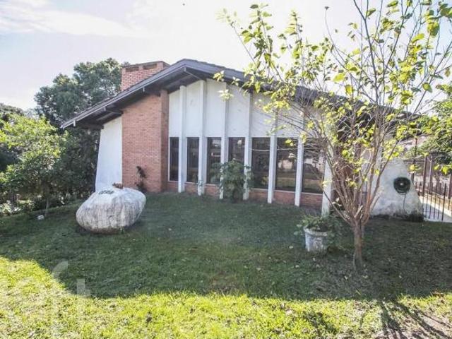 Casa à venda em Vila Nova com 432 m², 3 quartos, 1 suíte, 8 vagas