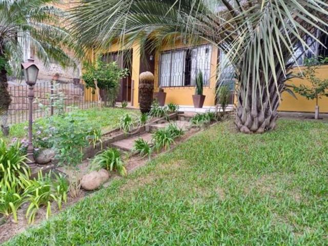 Casa à venda em Vila Nova com 127 m², 3 quartos, 2 suítes, 5 vagas