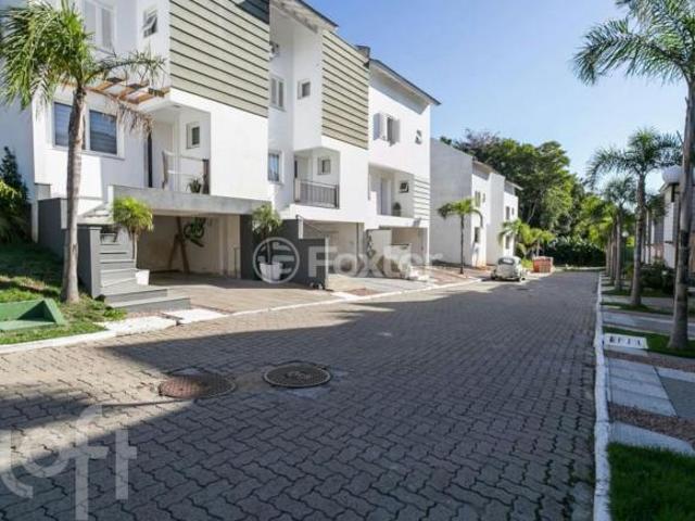 Casa à venda em Vila Nova com 134 m², 3 quartos, 1 suíte, 2 vagas