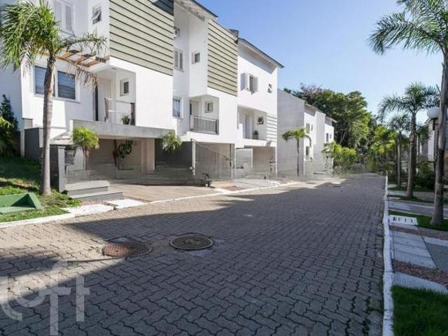 Casa à venda em Vila Nova com 134 m², 3 quartos, 1 suíte, 2 vagas
