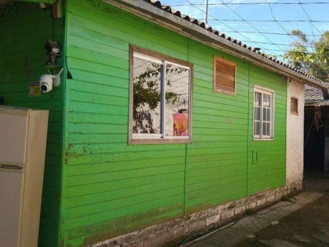 Casa à venda em Vila Nova com 140 m², 3 quartos, 1 suíte, 1 vaga