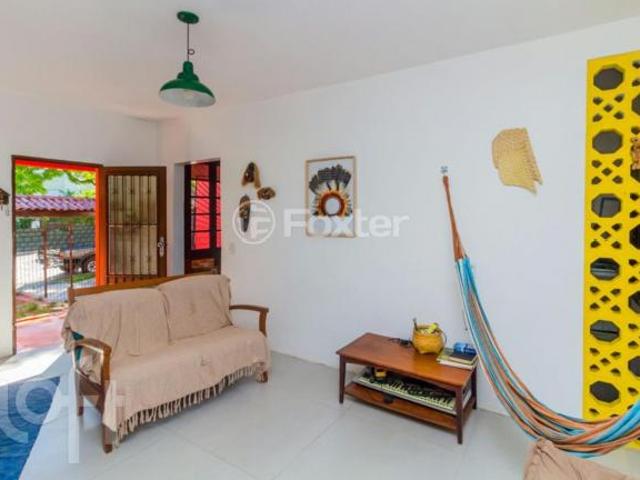 Casa à venda em Vila Nova com 180 m², 3 quartos, 1 suíte, 2 vagas