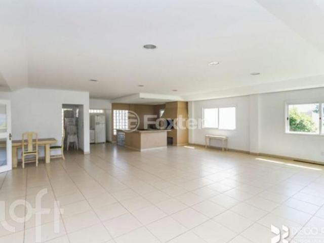 Casa à venda em Vila Nova com 198 m², 2 quartos, 1 suíte