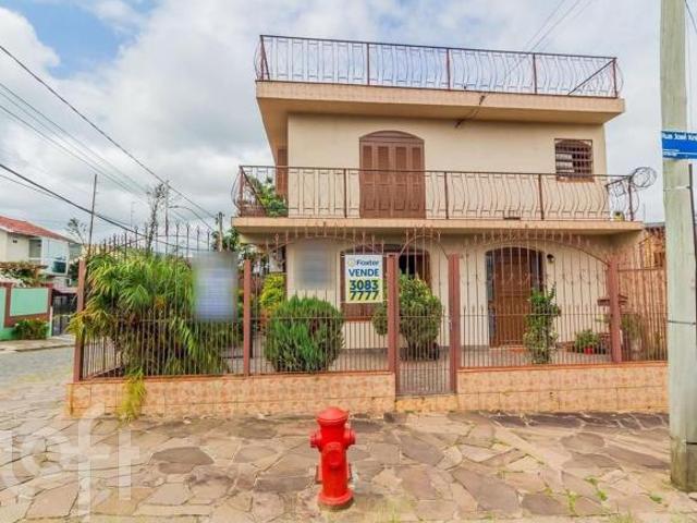 Casa à venda em Vila Nova com 340 m², 3 quartos, 1 suíte, 2 vagas