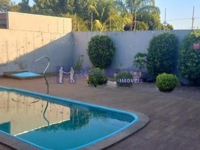 Casa à venda em Vila Nova, Três Lagoas: 253m², 3 suítes, 4 banheiros, ampla e.