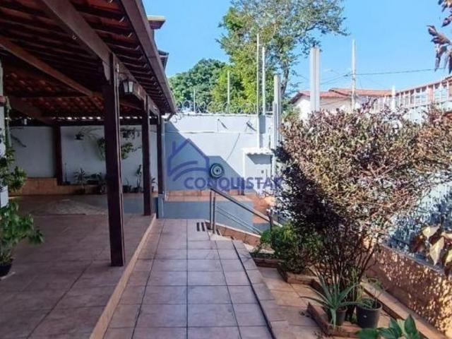 Casa à venda em Vila São João Batista