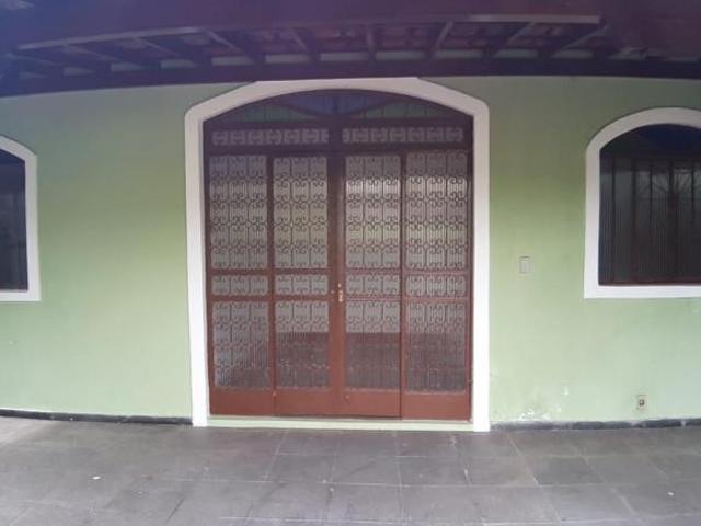 Casa à venda em Vila Santa Mônica