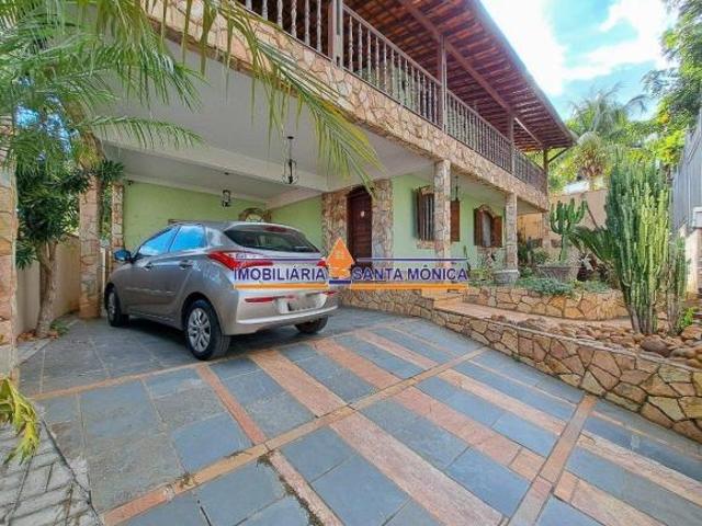 Casa à venda em Vila Santa Mônica