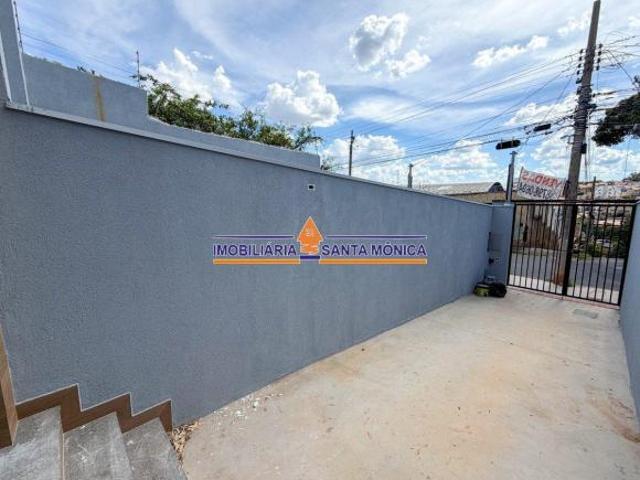 Casa à venda em Vila Santa Mônica