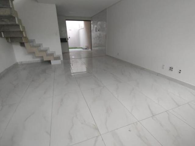 Casa à venda em Vila Santa Mônica