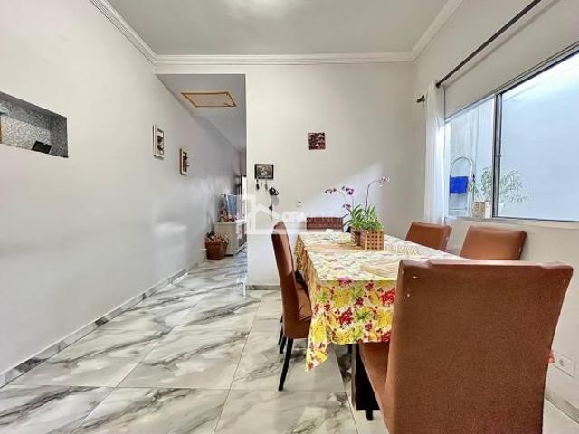 Casa à venda em Vila Santa Mônica