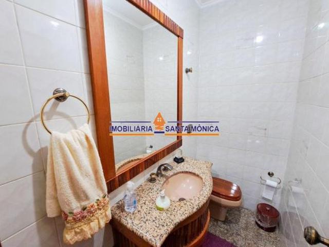 Casa à venda em Vila Santa Mônica