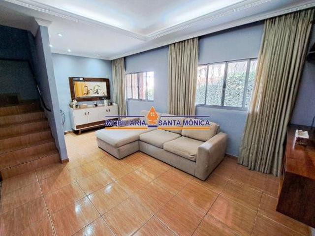 Casa à venda em Vila Santa Mônica