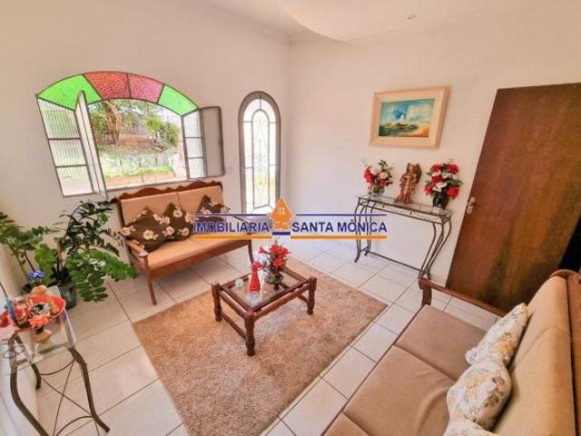 Casa à venda em Vila Santa Mônica