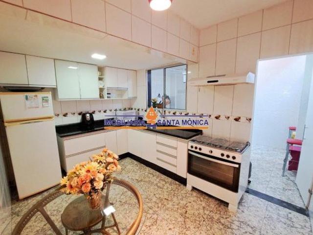Casa à venda em Vila Santa Mônica