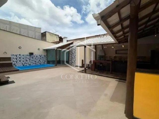 Casa à venda em Vila Santa Mônica