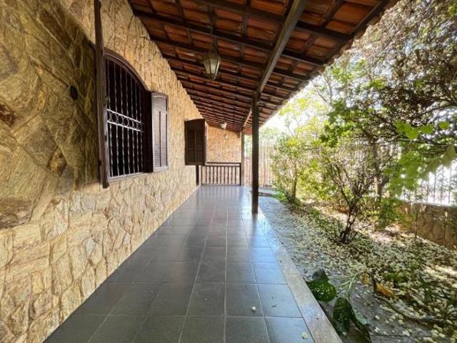 Casa à venda em Vila Santa Mônica