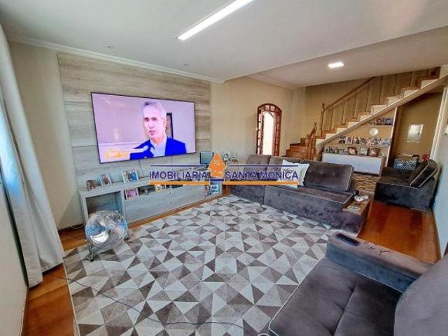 Casa à venda em Vila Santa Mônica