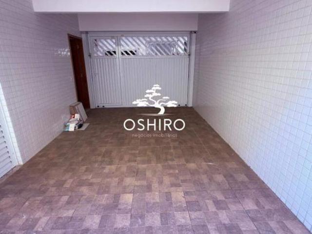 Casa à Venda em Villagio com 2 Suítes, Sala Ampla, Garagem. No Marapé em Santos
