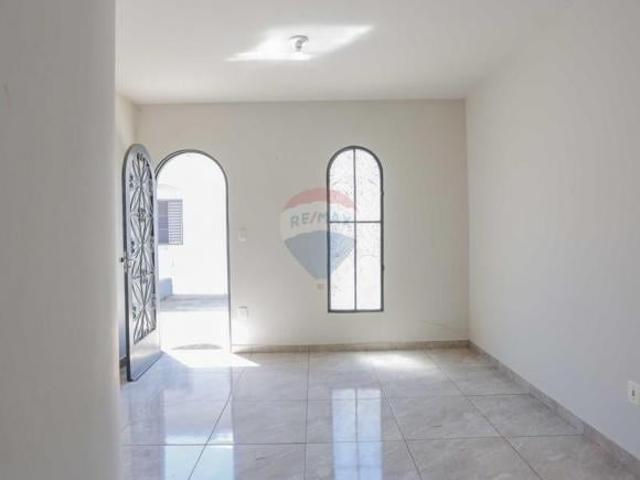 Casa à venda em Villagio com 2 quartos, apenas R$260.000, 1 vaga coberta, 52,80 m² de área construíd
