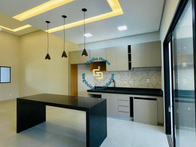 Casa á venda em Villagio de Samantha Araras/SP