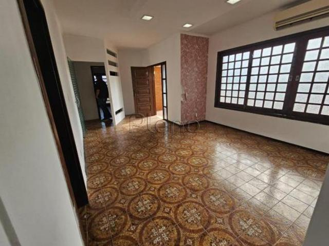 Casa à venda em Vinhedo, Centro, com 3 quartos, com 289.48 m²