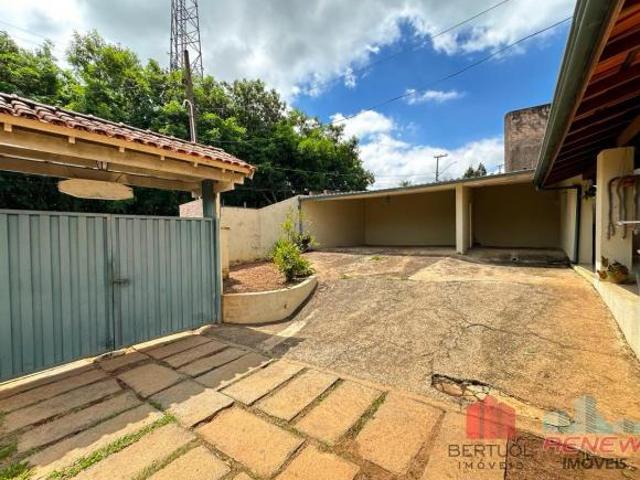 Casa à venda em Vinhedo no bairro Caixa D Agua, localizada em uma região que oferece tranquilidade e