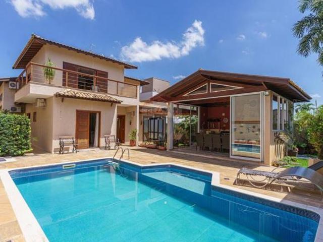 Casa à venda em Vinhedo, no condomínio Terras de Vinhedo, super bem localizado