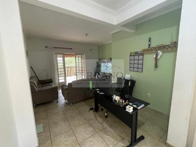 Casa à venda em Vinhedo SP, Bosque: 3 quartos, 1 suíte, 2 salas, 3 banheiros, 6 vagas, 165 m² de áre