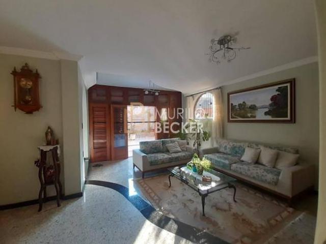 Casa à Venda em Zona Comercial com 4 quartos, 315m² no Bairro Jd Esplanada