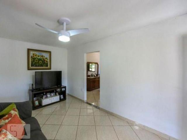 Casa à Venda Ermelinda, 3 Quartos, 700 m² Belo Horizonte