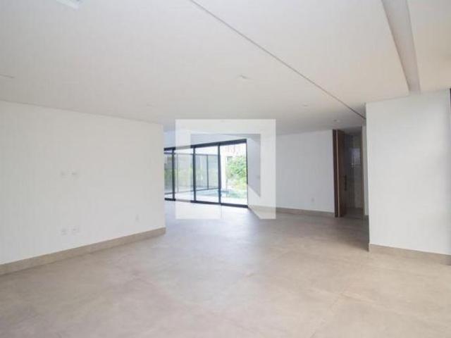 Casa à Venda Estância Silveira, 3 Quartos, 650 m² Contagem