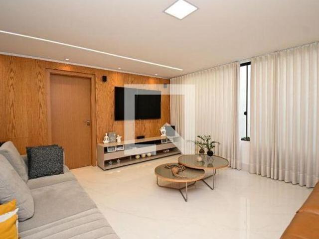 Casa à Venda Estância Silveira, 4 Quartos, 360 m² Contagem